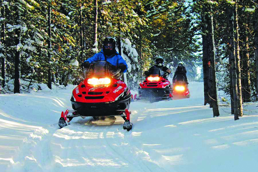 5 Safety Tips for Snowmobilers – The TrakMaps Blog